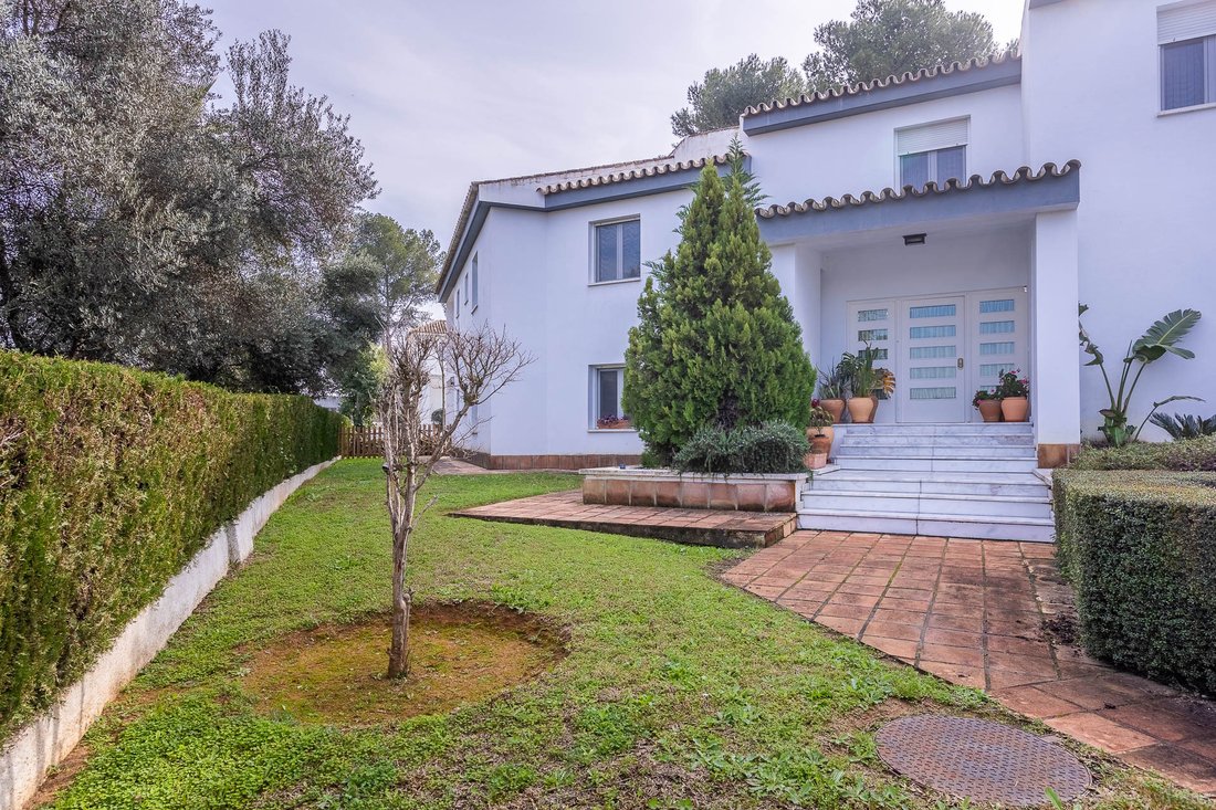 Detached Villa In The Prestigious Gated Community Of In Camas ...