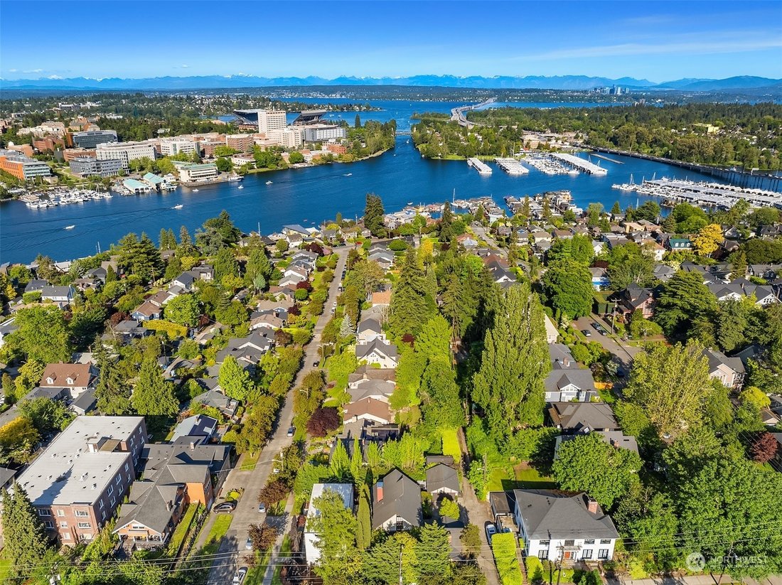 Roanoke Park Modern Dream Home In Seattle, Washington, United States ...