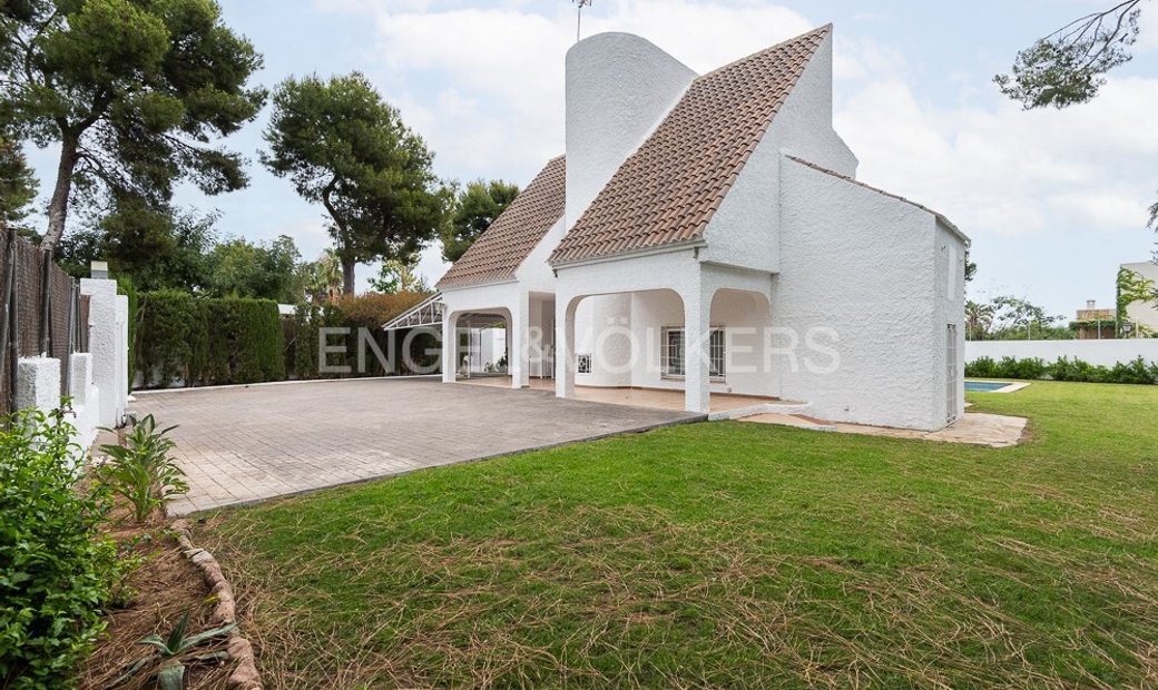 Stunning Villa In Santa Bárbara In Rocafort, Valencian Community, Spain ...