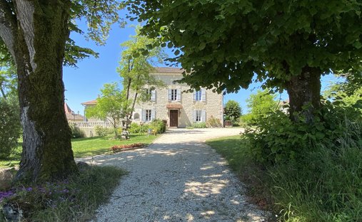 Luxury homes for sale in Pillac, Nouvelle-Aquitaine, France | JamesEdition