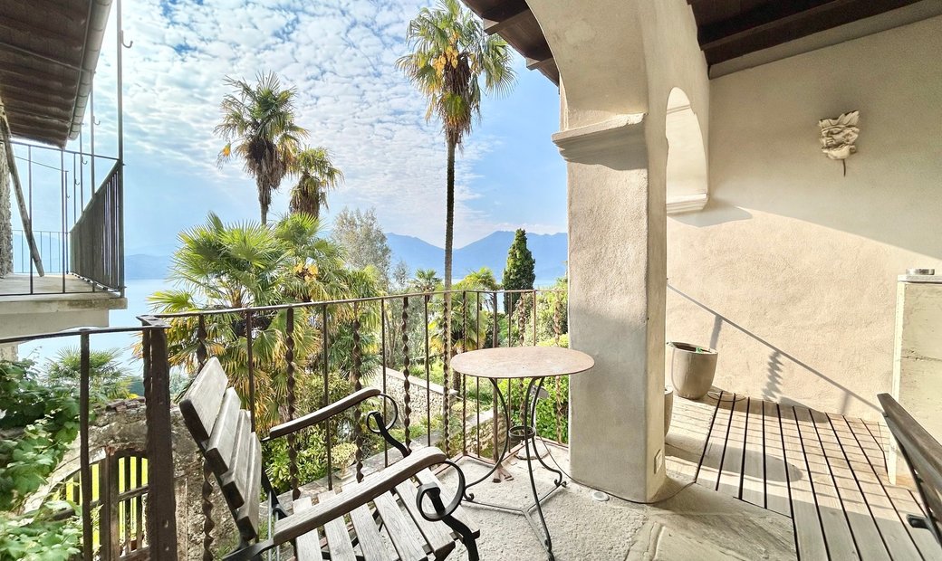 Finely Restored 16th Century Manor House With Lake In Gonte, Piedmont ...