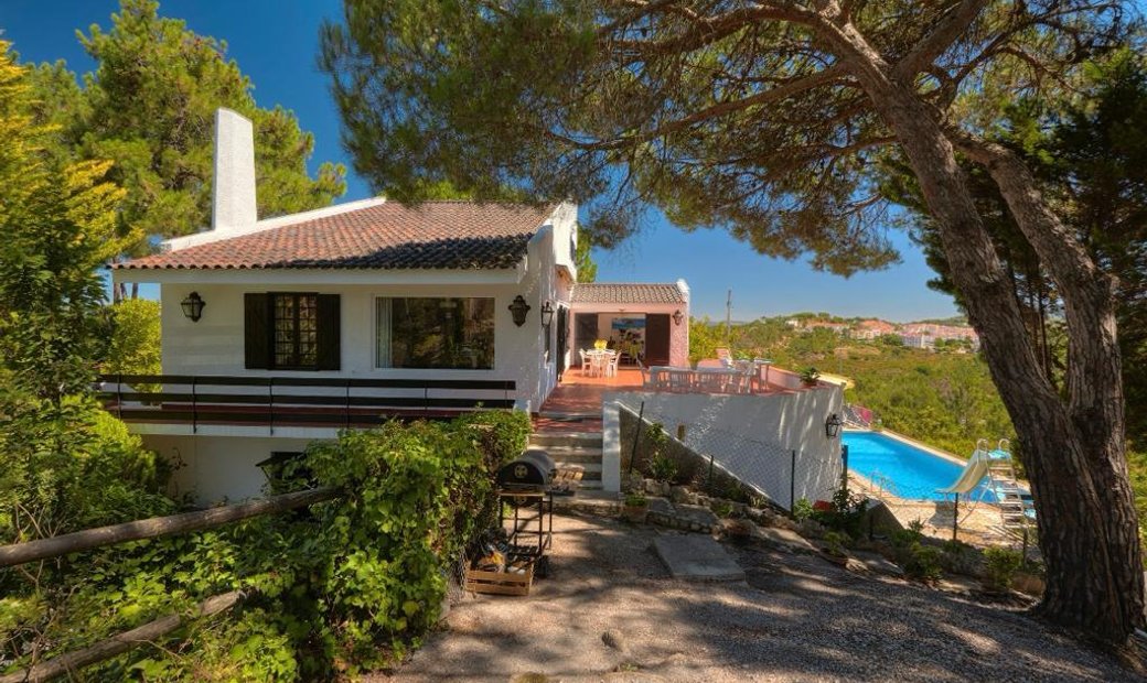 Country Villa With Panoramic Views And Expansive Grounds In Setubal ...