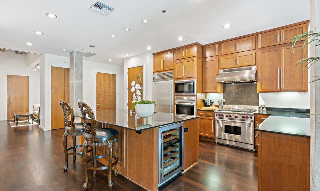 European Elegance In This Downtown Dallas Loft In Dallas, Texas, United ...
