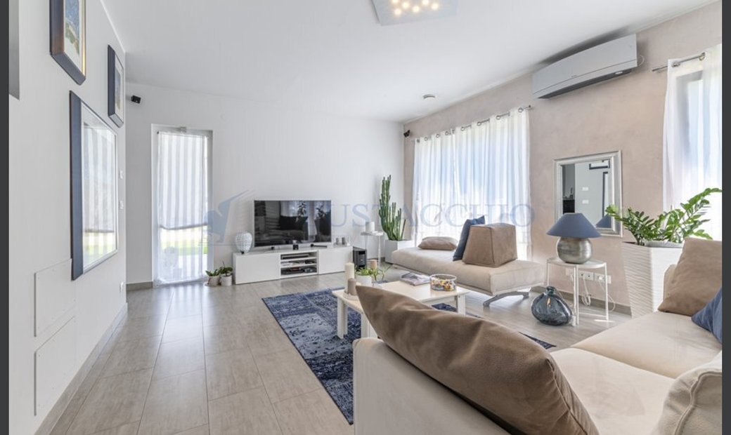 Vendita Villa Con Box Triplo Zanica In Zanica, Lombardy, Italy For Sale ...