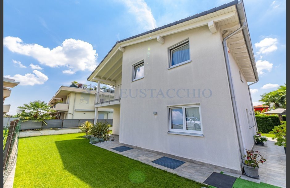 Vendita Villa Con Box Triplo Zanica In Zanica, Lombardy, Italy For Sale ...