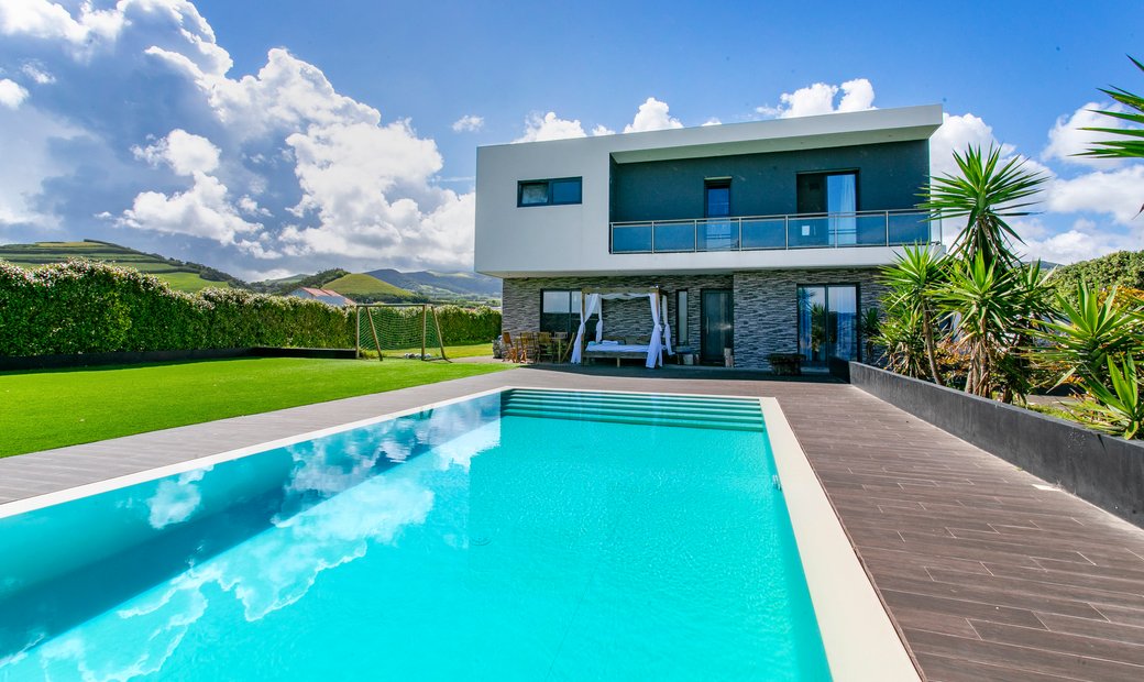 Exceptional House With Breathtaking Sea And In Ribeirinha, Azores ...