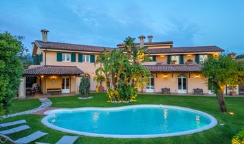 Luxury villas for sale in Calabria, Italy | JamesEdition