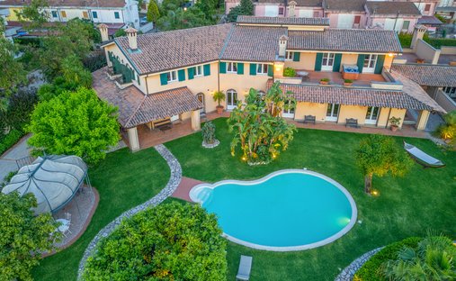 Luxury villas for sale in Calabria, Italy | JamesEdition