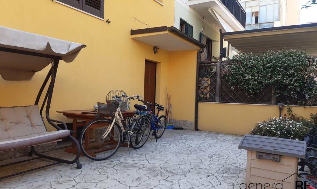 Vendesi Villa Bifamiliare Zona Portanuova Viale In Pescara, Abruzzo ...