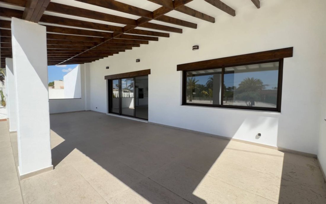 Elche Villa In Elx, Valencian Community, Spain For Sale (14237243)