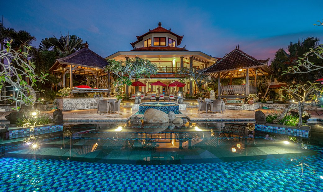 Majestic Colonial Hill Top Estate With Stunning Views Over In Bali ...