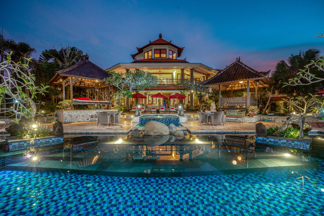 Majestic Colonial Hill Top Estate With Stunning Views Over In Bali ...