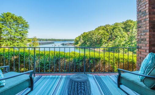 Luxury lakefront condos for sale in Arkansas, United States | JamesEdition