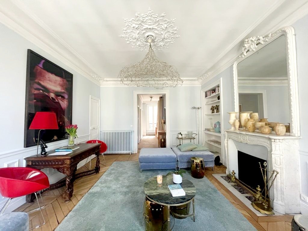 2 Bedroom Apartment Temple/Enfants Rouges In Paris, île De France ...
