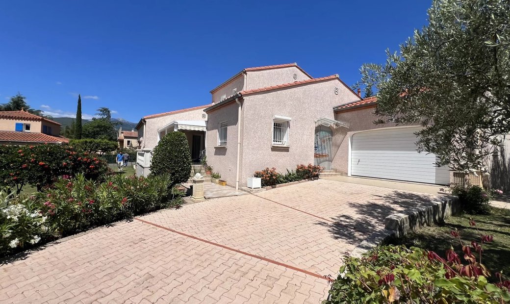 Reynès House In Reynès, Occitanie, France For Sale (14418214)