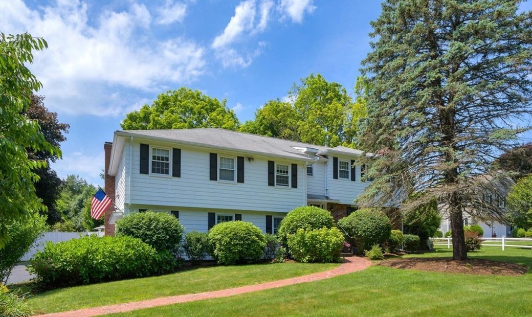 153 Weatherbee Drive In Westwood, Massachusetts, United States For Sale ...