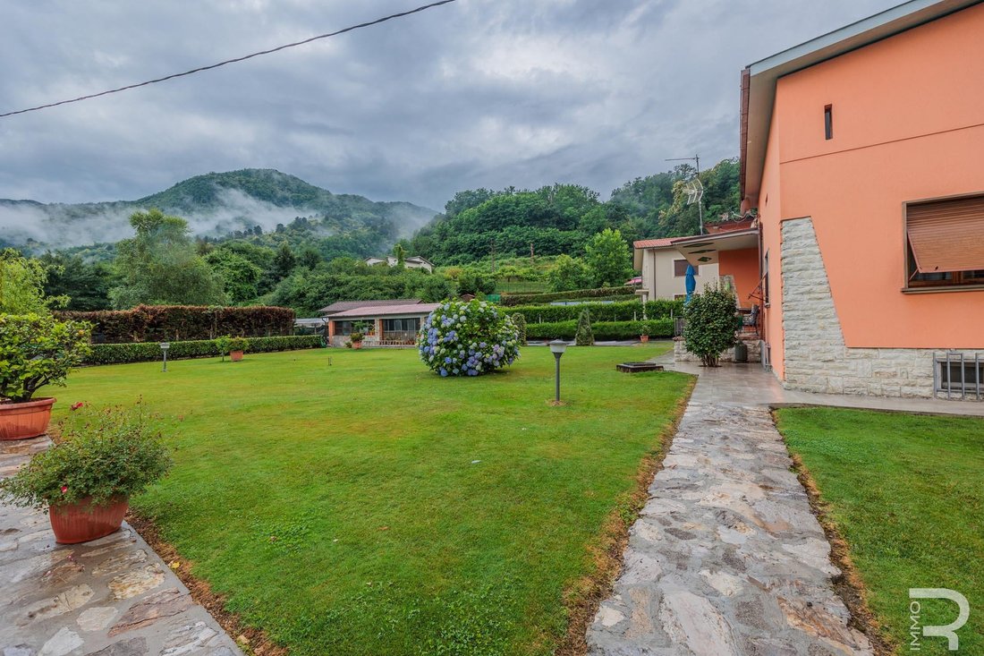 Elegant Villa With Swimming Pool In Excellent In Gallicano, Tuscany ...