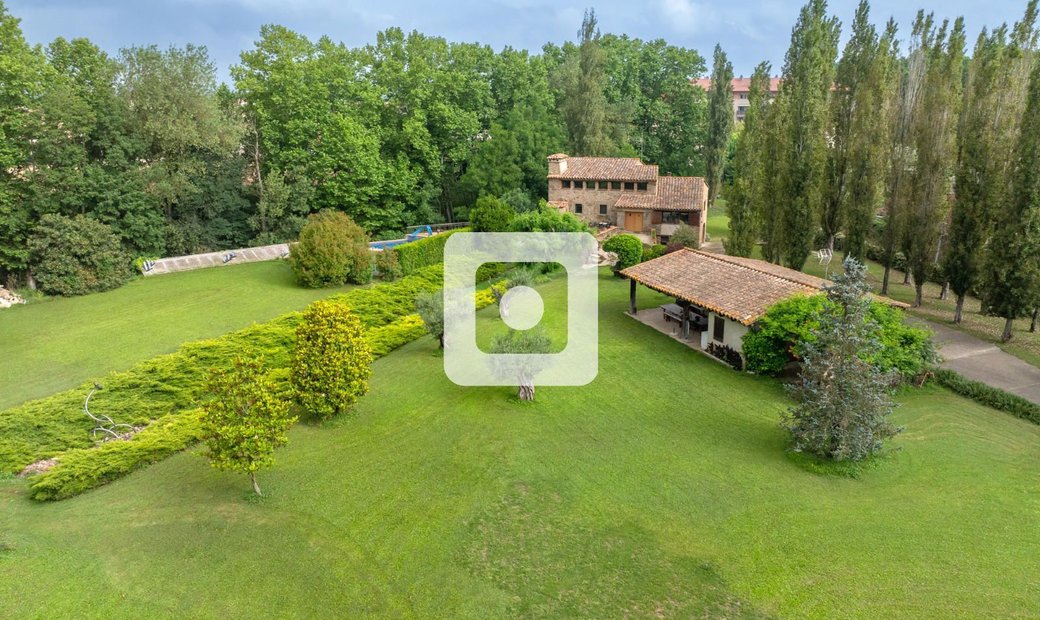 Flaça Villa In Flaçà, Catalonia, Spain For Sale (14418510)