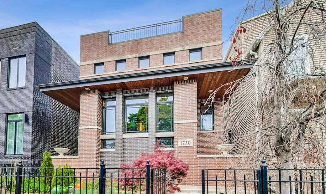 Extra Wide Custom Home On A Lovely Lakeview In Chicago, Illinois ...