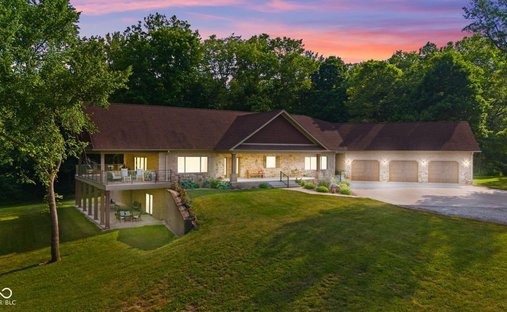 Luxury homes for sale in Jamestown, Indiana | JamesEdition