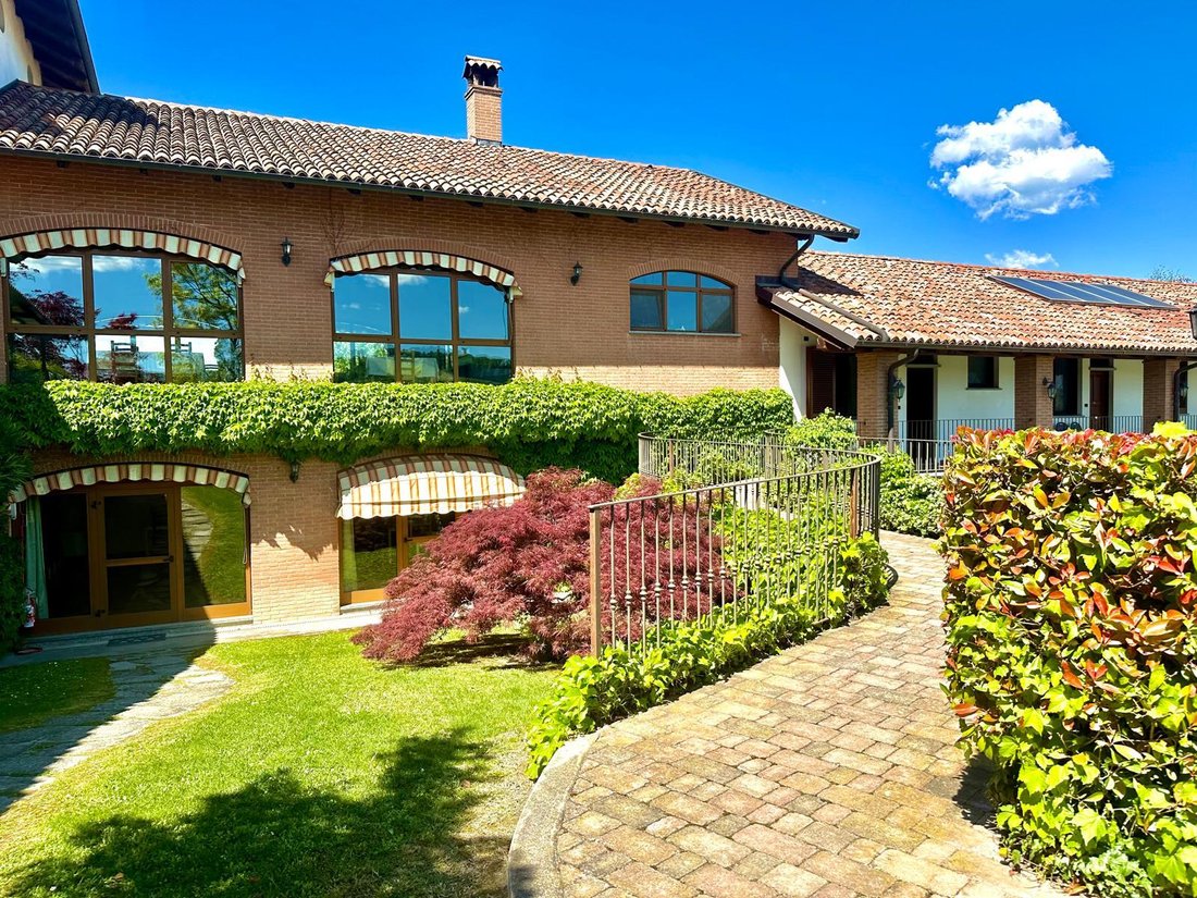 Farmhouse With Vineyards In The Heart Of In Montferrat, Piedmont, Italy ...