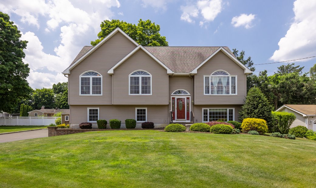 Custom Built Raised Ranch In Danbury, Connecticut, United States For ...