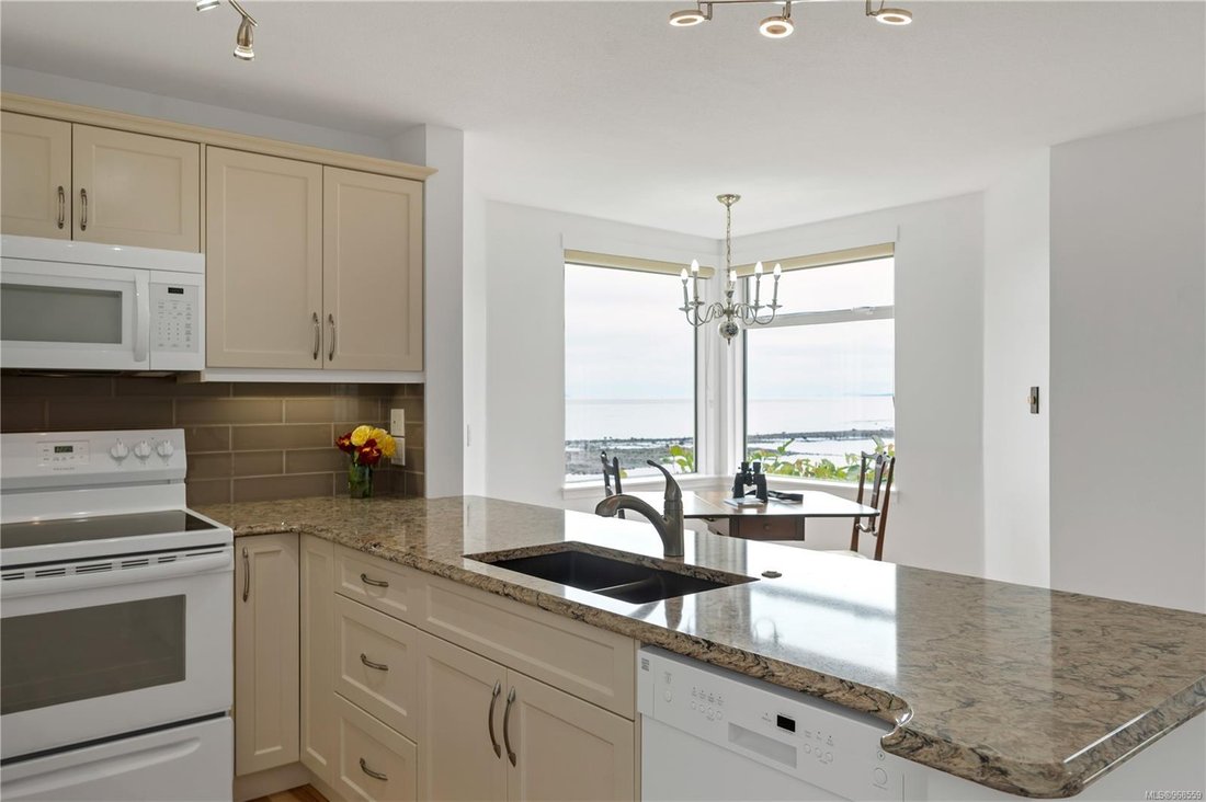 Beachfront Residence With Sunny, In Campbell River, British Columbia ...