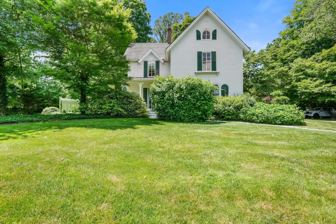 Riverside Classic Victorian With In Greenwich, Connecticut, United ...