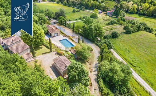 Luxury homes with terrace for sale in Zenna, Tuscany, Italy | JamesEdition