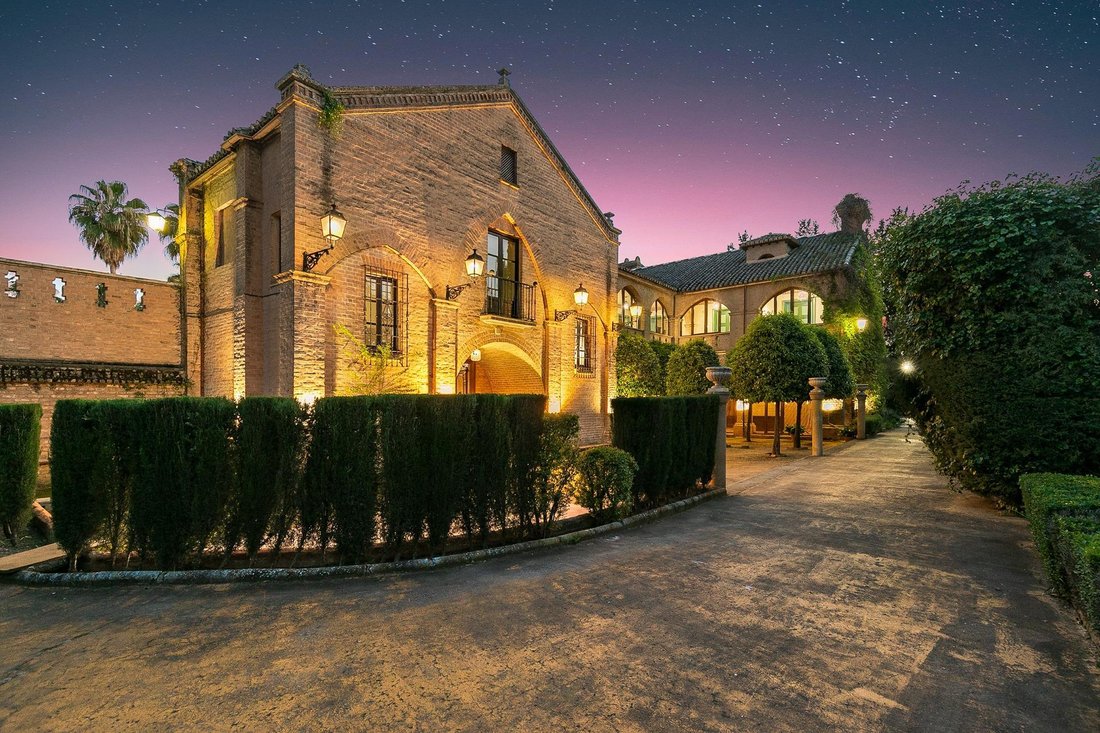 Palacio Real De Soto De Roma In Centro, Granada, Spain For Sale (14437150)