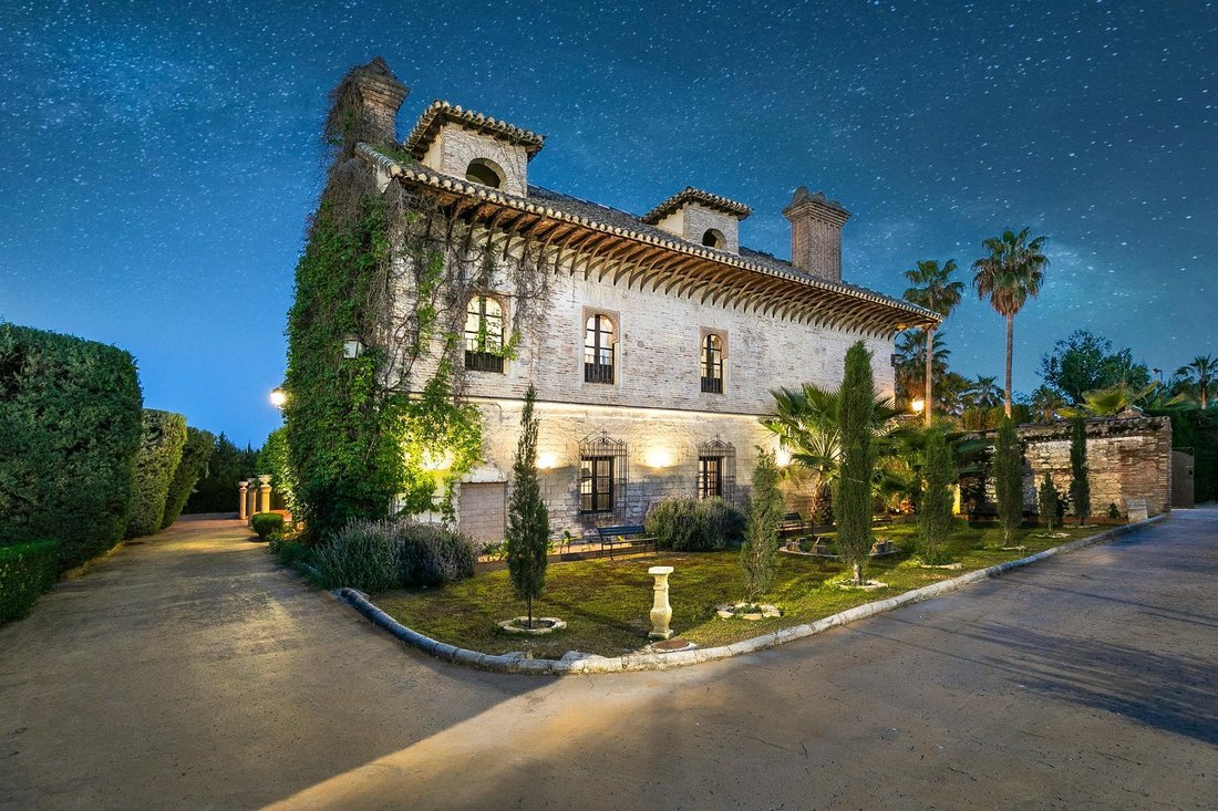 Palacio Real De Soto De Roma In Centro, Granada, Spain For Sale (14437150)