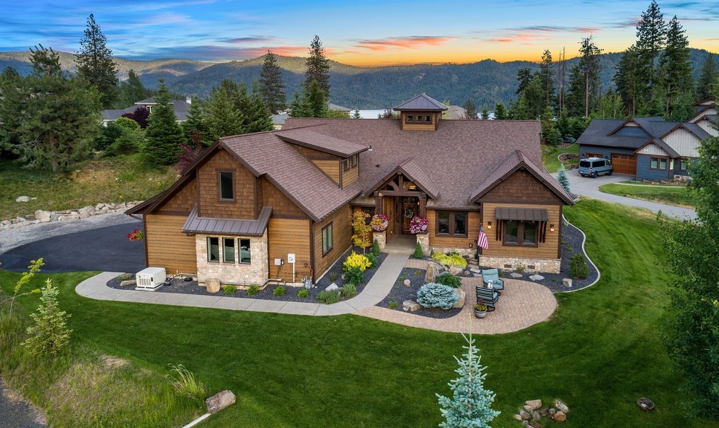 Beautiful Single Level Craftsman In Hayden, Idaho, United States For ...