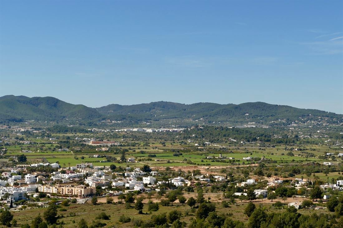 Urban Plot In Can Rimbau With Spectacular In Can Bessó, Balearic ...