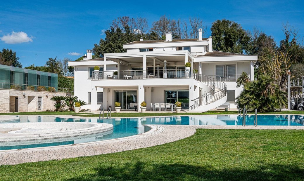 Villa Exclusiva En Olgiata Con Piscina Privada En Roma, Lacio, Italia ...