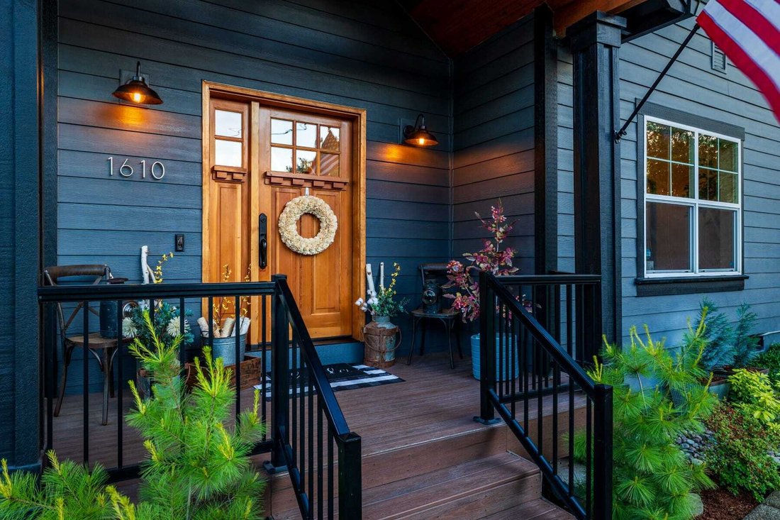 1610 Sw Dolph Ct Portland, Or 97219 In Portland, Oregon, United States ...