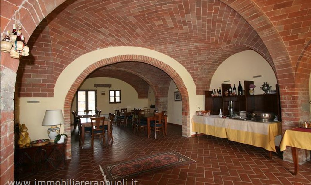 Renovated Rustic Farmhouse For Sale In Bettolle In Bettolle, Tuscany ...