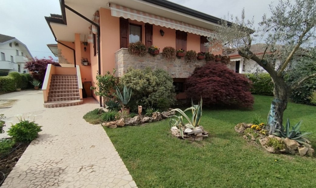 Padova Villa In Rubano, Veneto, Italy For Sale (14448392)
