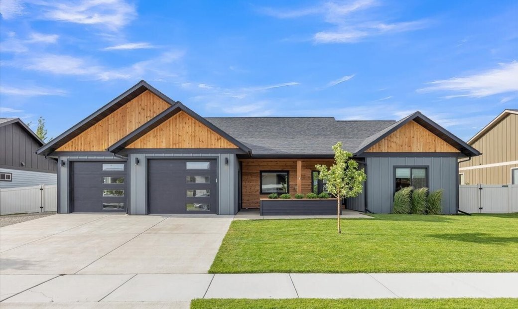 Beautiful Ranch Style Home With Open Floor In Kalispell, Montana ...