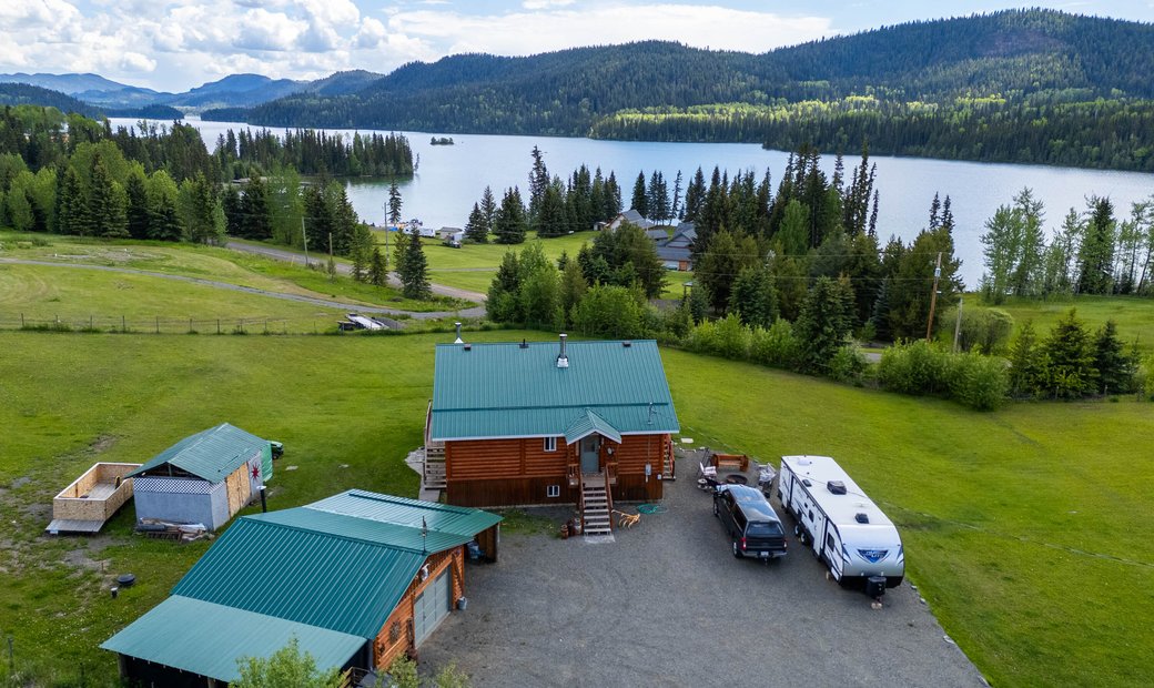 Enchanting Home With Panoramic Views In Lone Butte, British Columbia ...