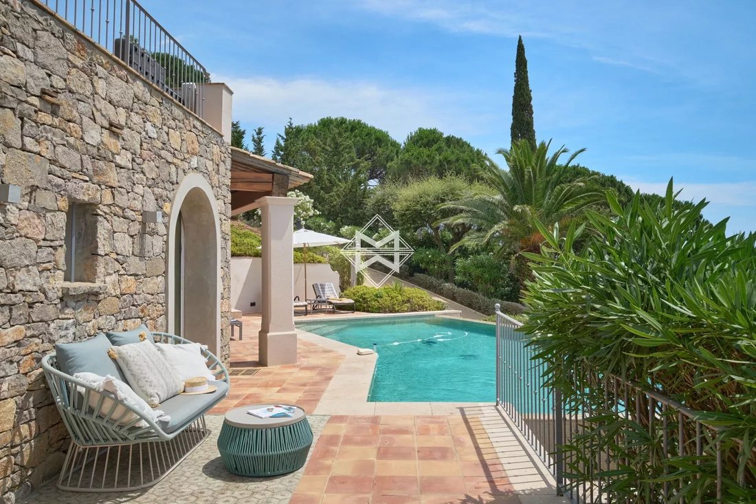 Sole Agent La Pinède In La Croix Valmer, Provence Alpes Côte D'azur ...