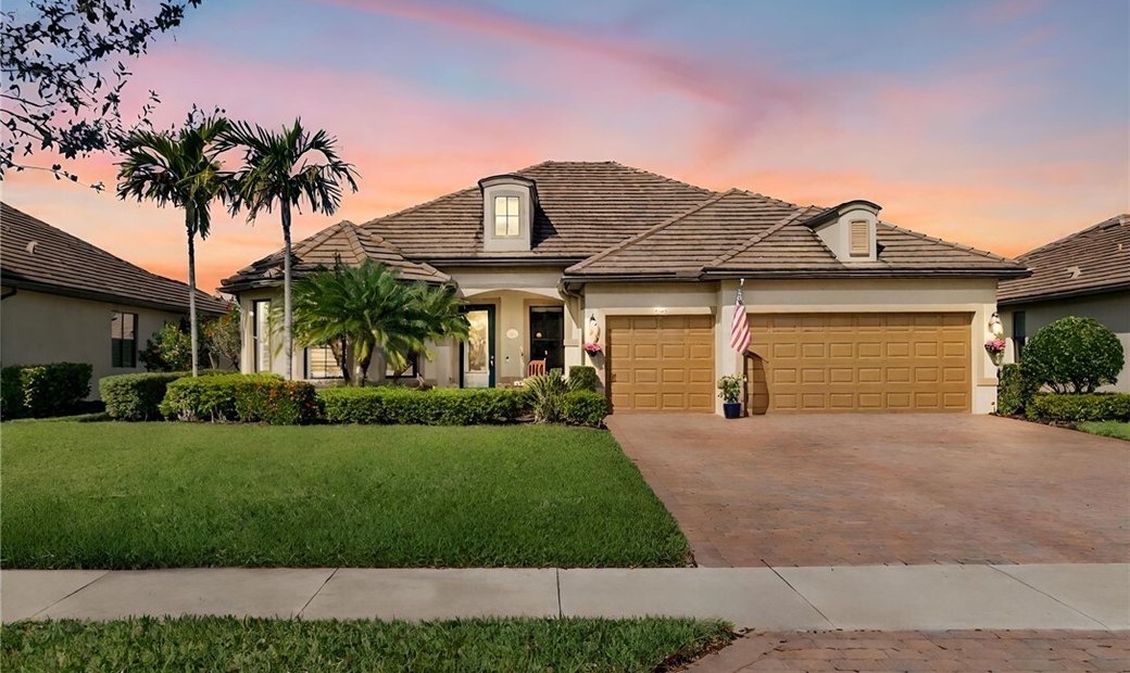 Pinnacle Style Home In Sought After Winding In Naples, Florida, United ...