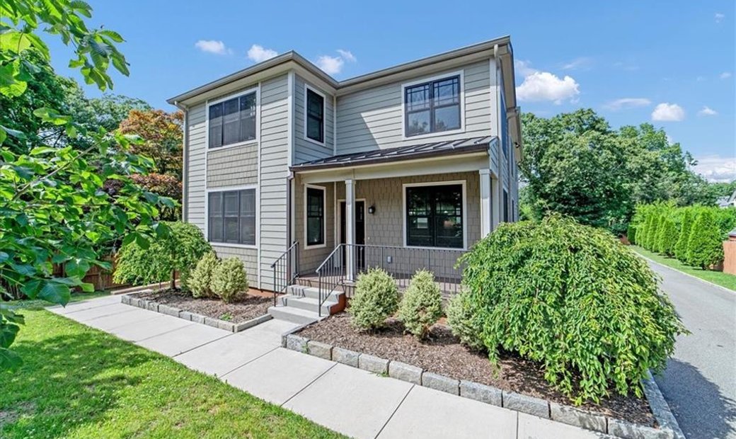 Elegant Home Full Of High Quality Finishes In Harrison, New York ...