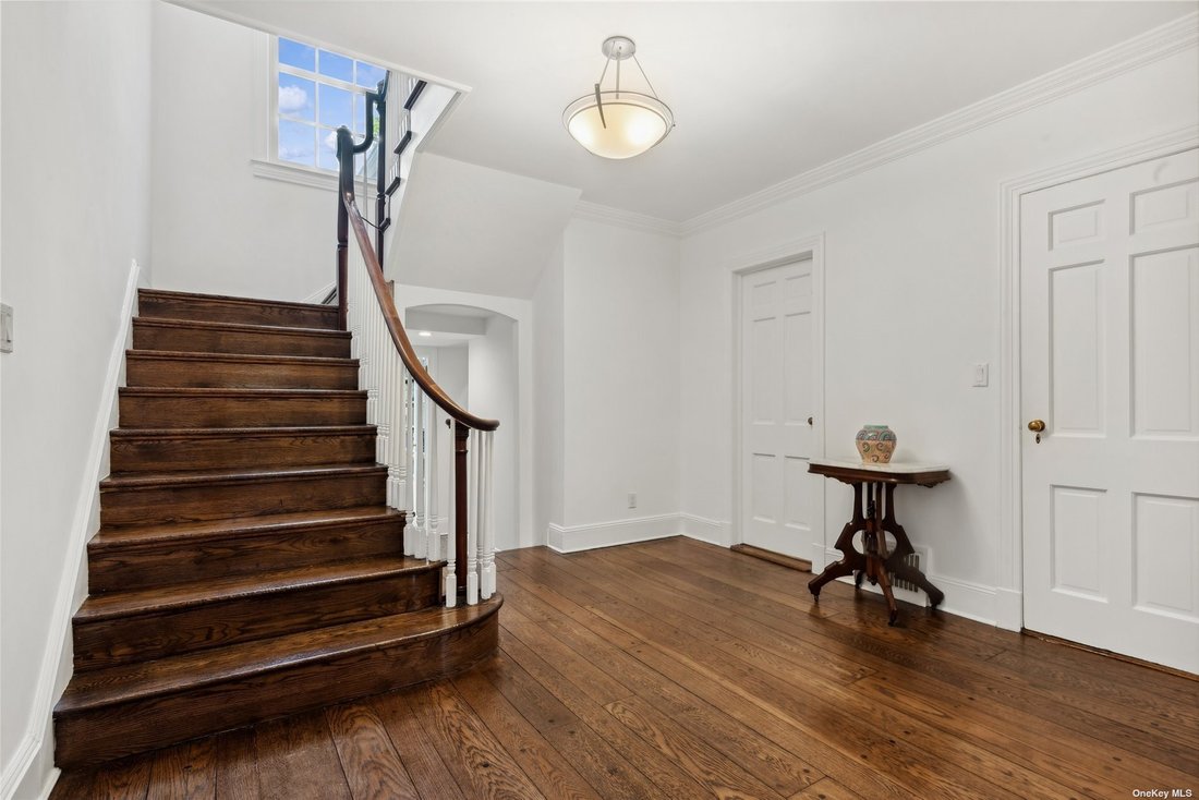 House Great Neck In Great Neck, New York, United States For Sale (14455779)