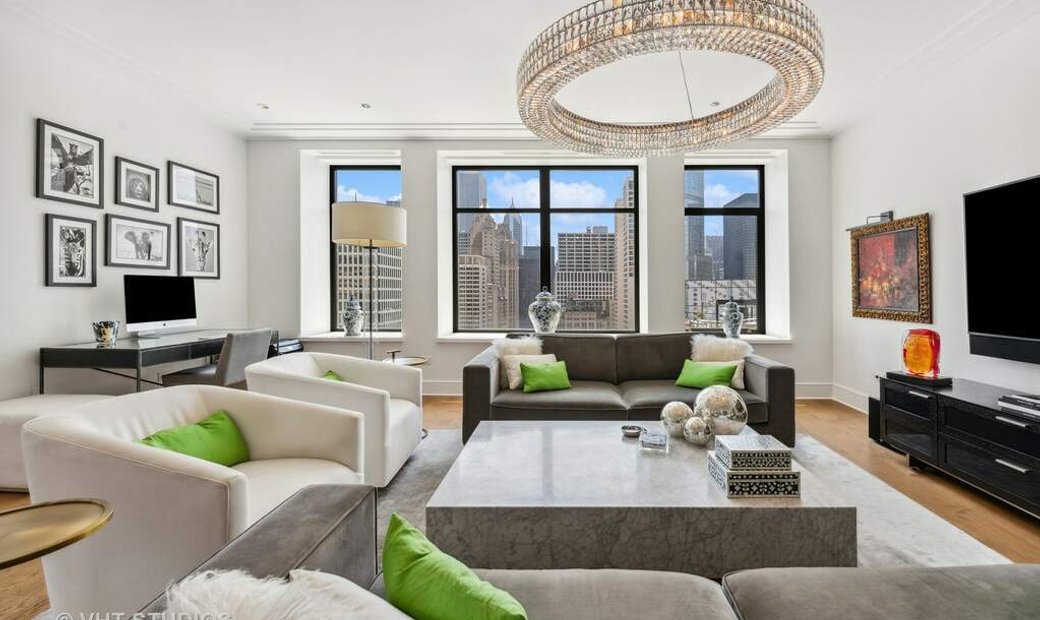 Indulge In Luxury At The Ritz Carlton In Chicago, Illinois, United ...