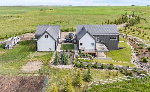 Luxury houses for sale in Mossleigh, Alberta, Canada | JamesEdition