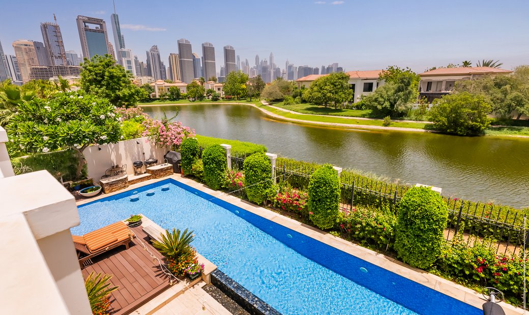 Exclusive Lakefront Villa In Jumeirah In Dubai, Dubai, United Arab ...