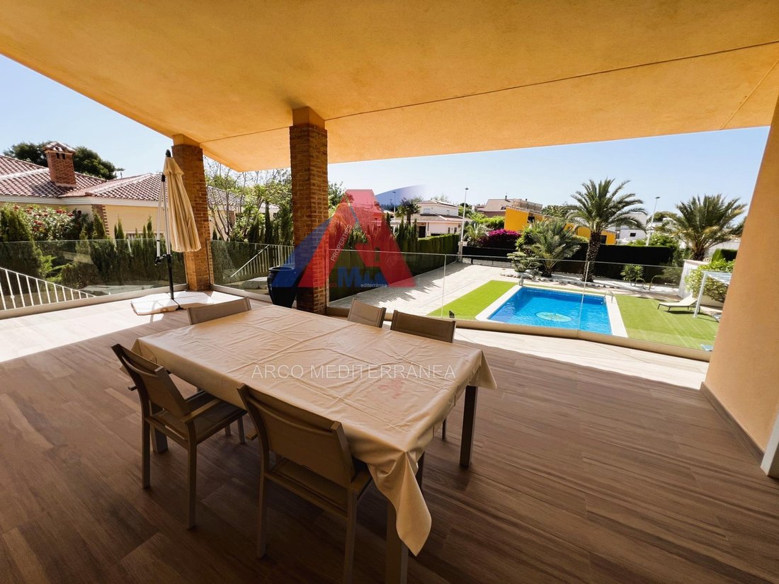 Elche Pedanias Villa In Elx, Valencian Community, Spain For Sale (14462071)