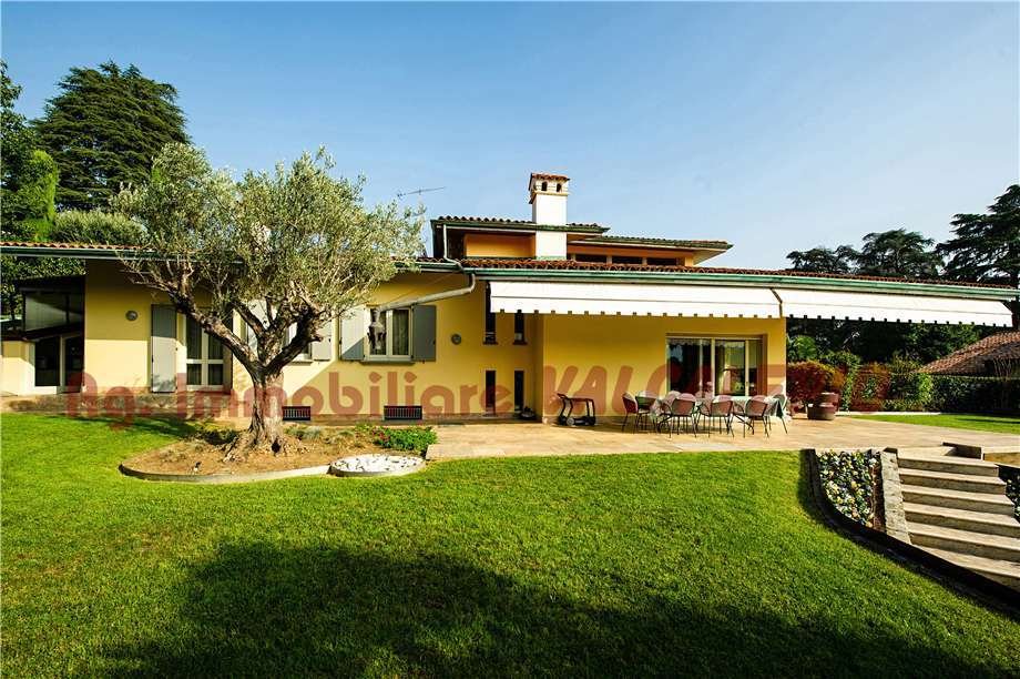 Villa/Casa Singola In Villongo, Italy In Lombardy, Italy For Sale ...