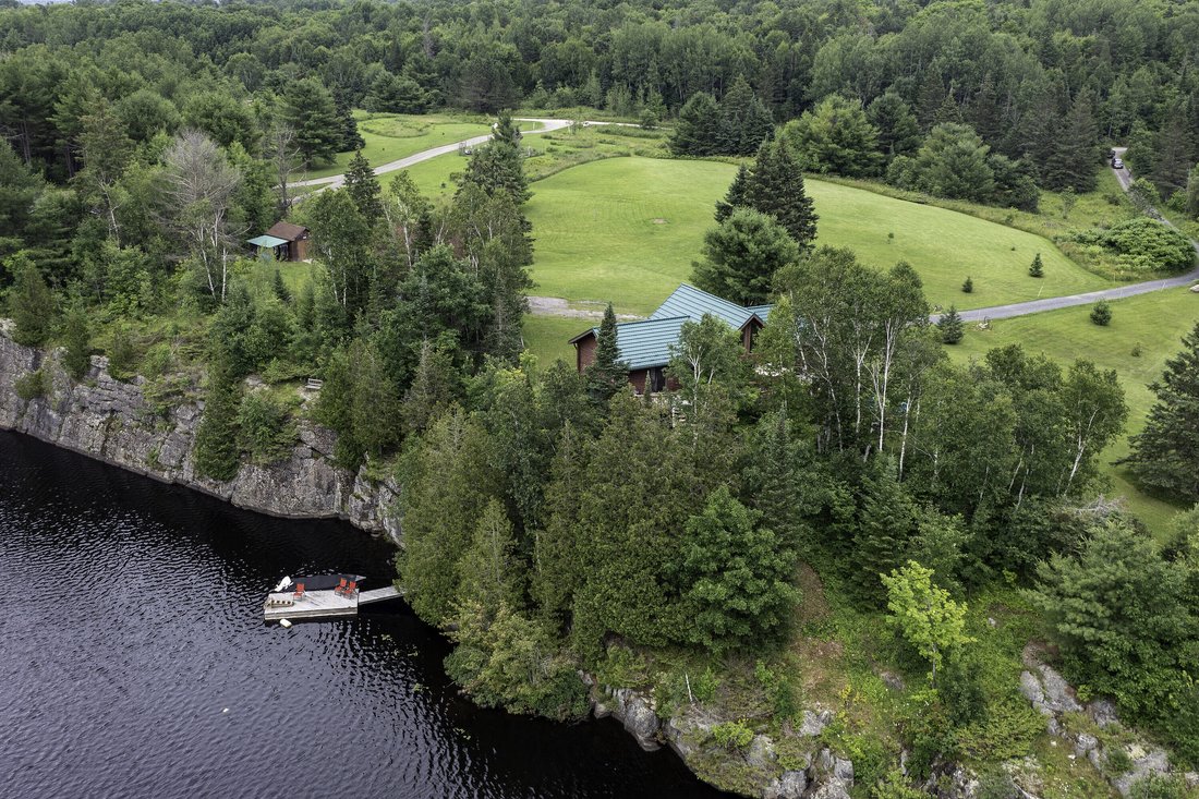 Stunning Moffat Lake Log Home In Mc Kellar, Ontario, Canada For Sale ...