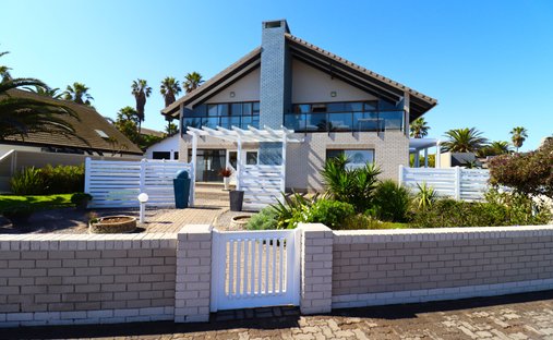 Luxury homes for sale in Namibia | JamesEdition